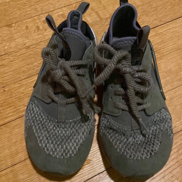 Nike | Shoes | Used Cond Nike Air Huarache Army Green Olive Fabric And ...